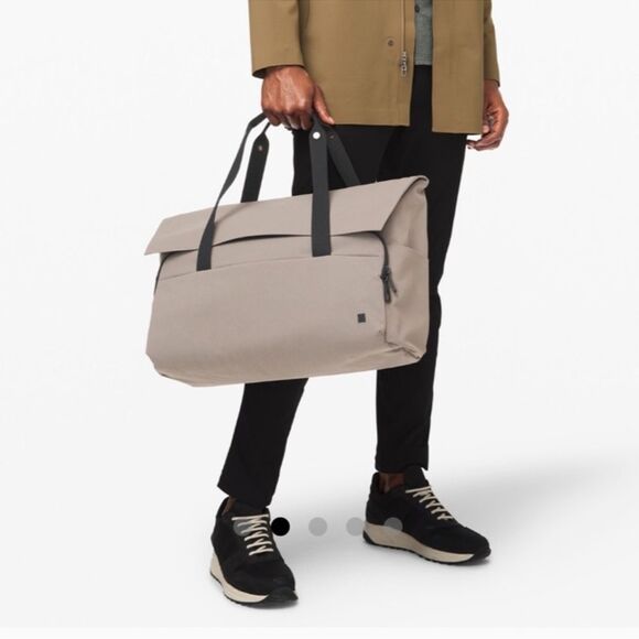 lululemon athletica | Bags | Earlyembark Duffel Bag 27l Laptop Commuter ...